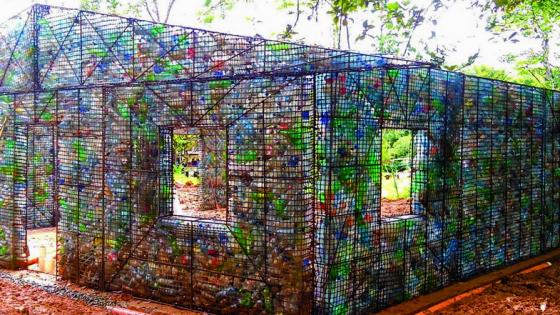 Turning Plastic Trash into Reusable Buildings : Ecobricks